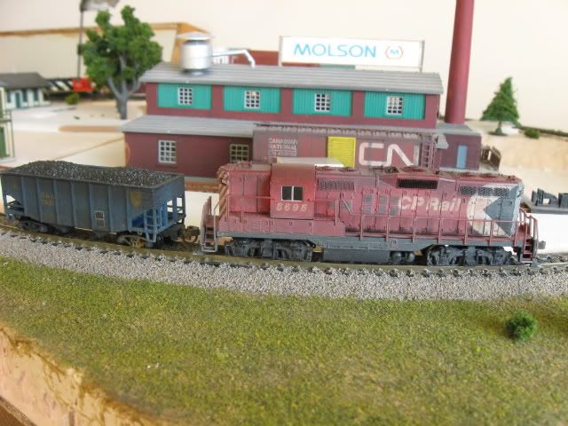 Installing a TCS CN-GP decoder in an Atlas GP9 | TrainBoard.com - The Internet's Original